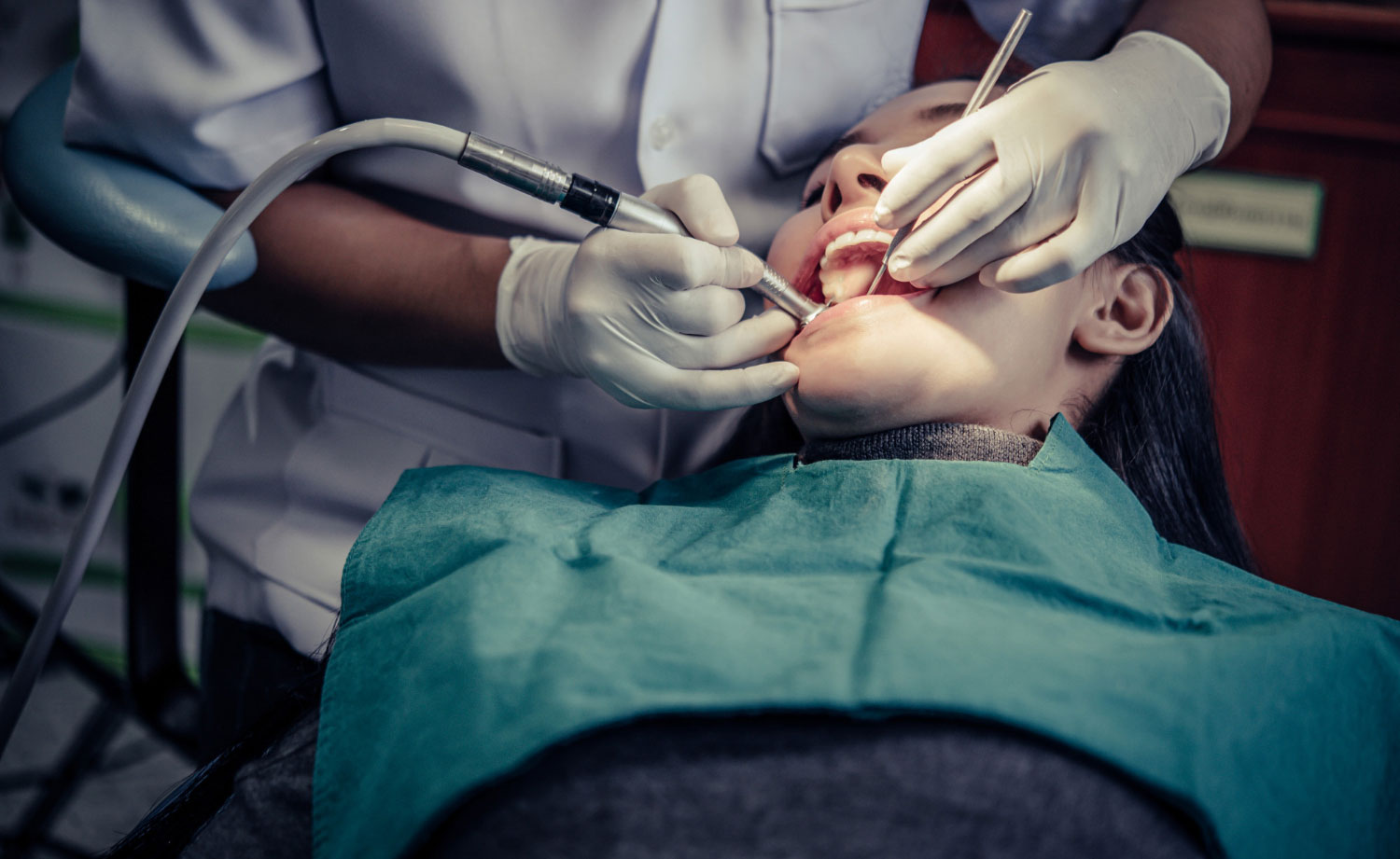 What is an Emergency Root Canal? Causes and Recovery Guide